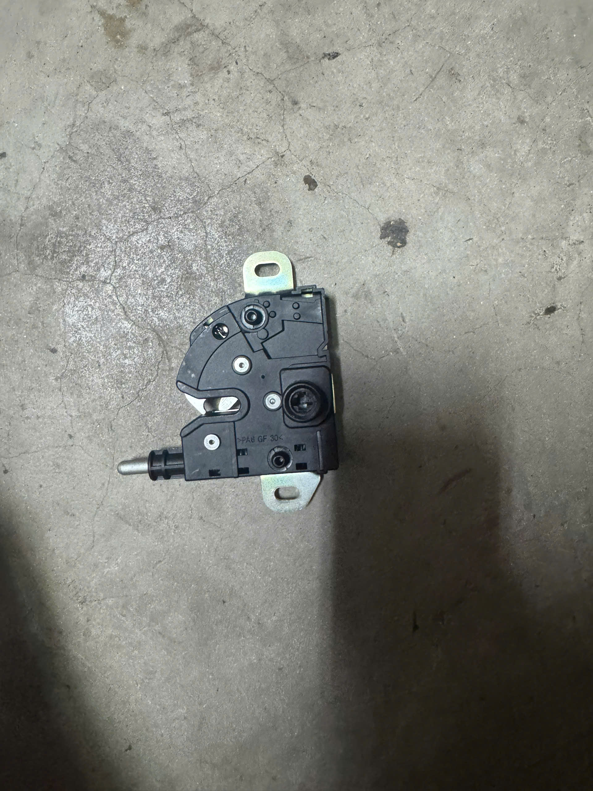 Khóa ngậm capo mã XS41 16700 AG hàng chính hãng